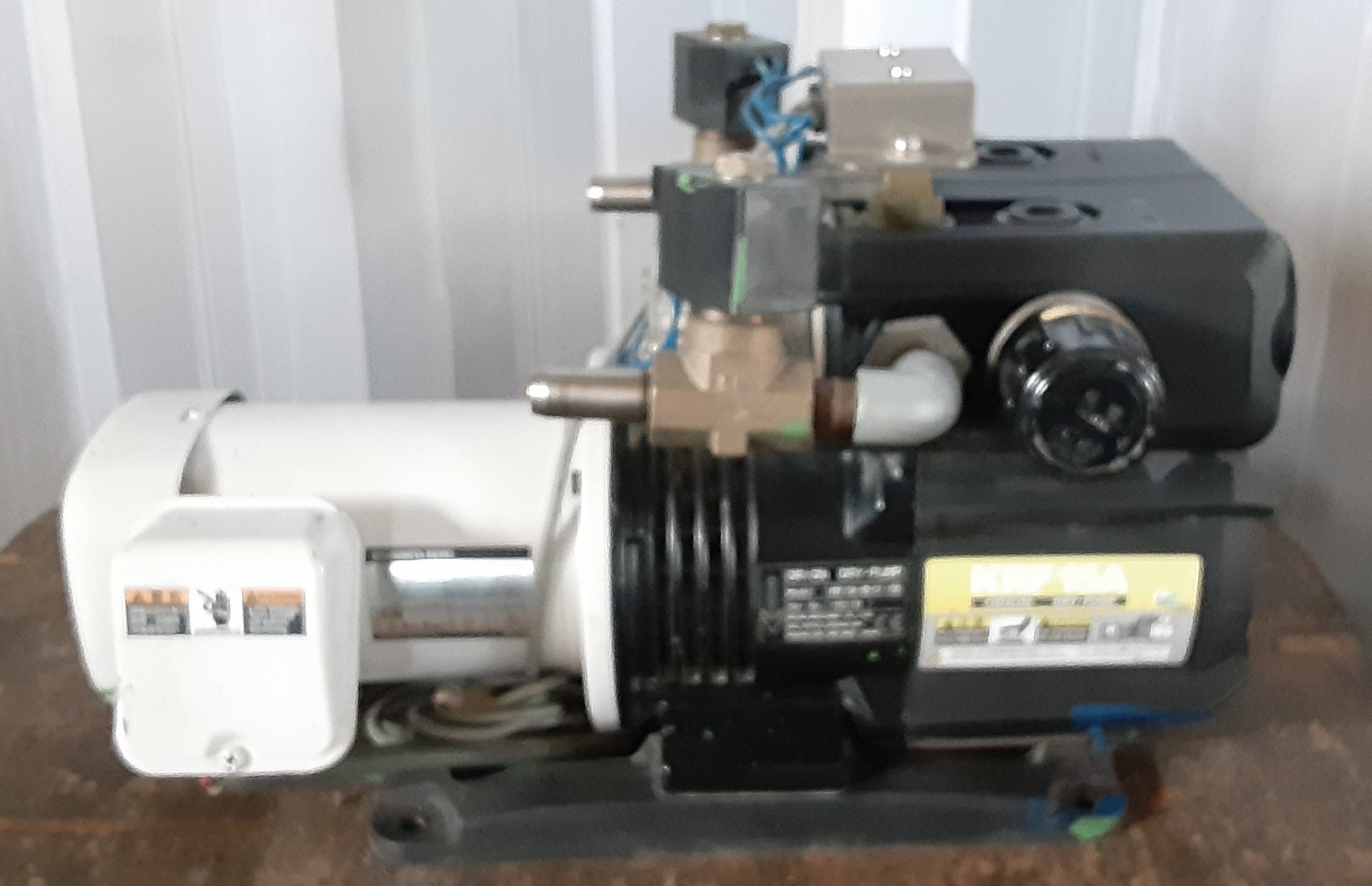 中古 オリオン製 標準型KRFシリーズ KRF-15A-VB-01-105 ドライポンプ(真空ポンプ) - 中古機械販売 カミカッコー