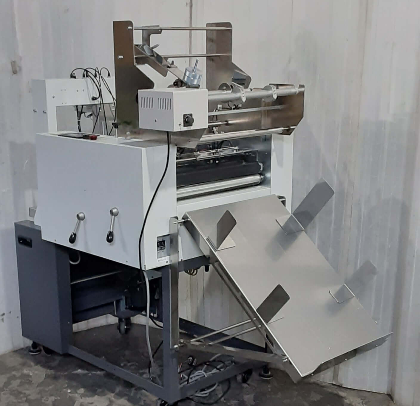 中古 東京ラミネックス製 ZD-400 B3フルオートPP貼りラミネーター - 中古機械販売 カミカッコー